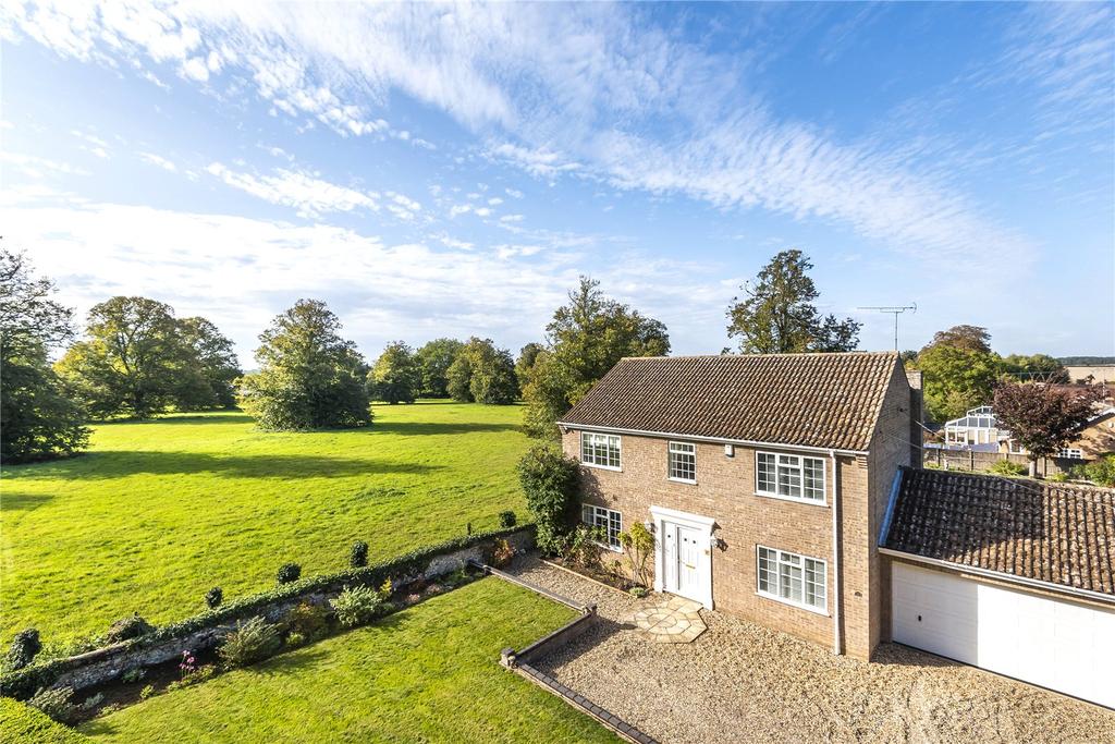 Mildenhall Road, Freckenham, Suffolk... 3 bed detached house - £495,000