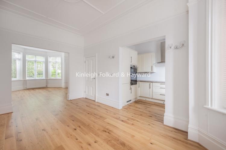 Alexandra Mansions, Chichele Road... 3 bed flat - £2,600 pcm (£600 pw)