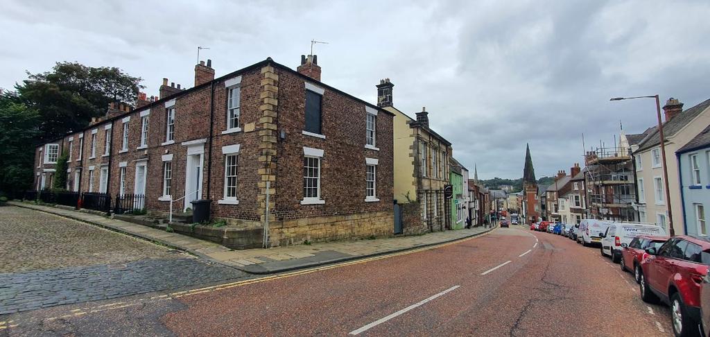 Claypath, Durham 2 bed flat - £900 pcm (£208 pw)