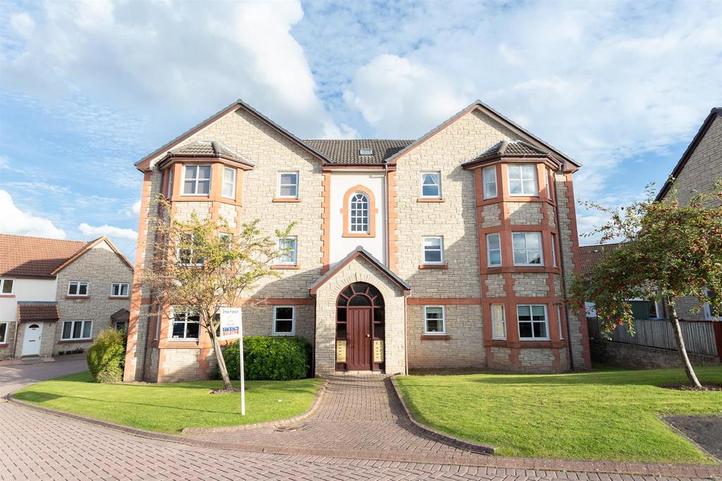 Raeburn Park, Perth 2 bed flat - £118,000
