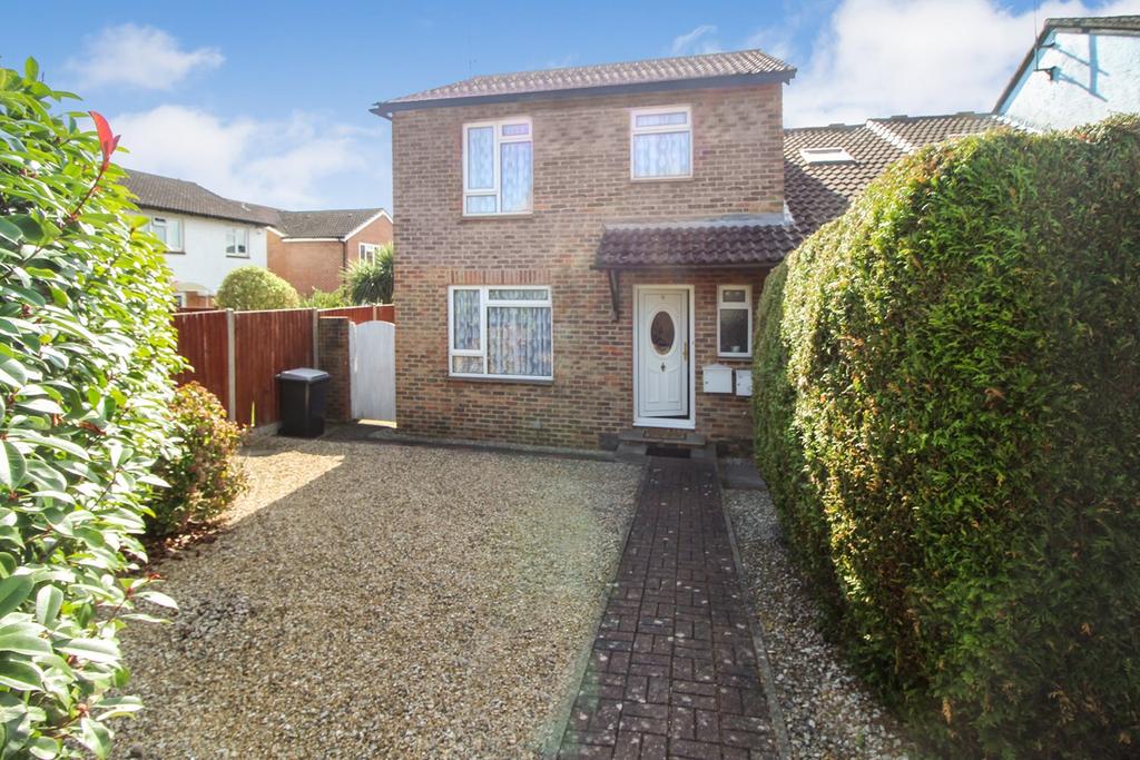 Hatfield Court, Calcot, Reading, RG31 4 bed detached house - £425,000