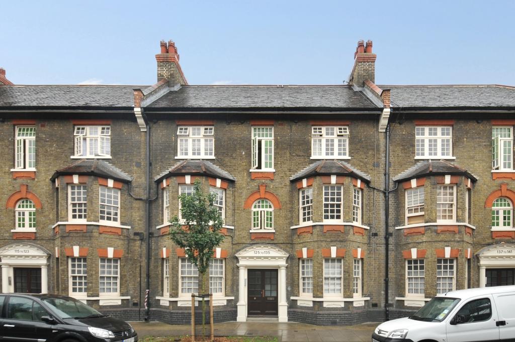 Portland Street Walworth SE17 2 bed flat - £1,400 pcm (£323 pw)