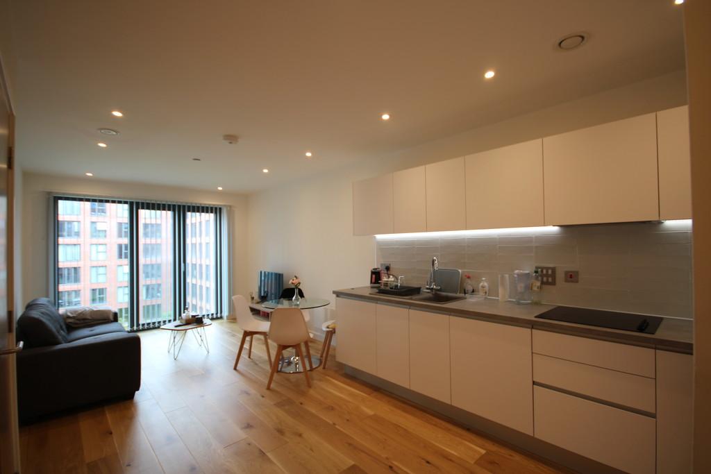 The Axium, Windmill Street... 1 bed apartment - £850 pcm (£196 pw)