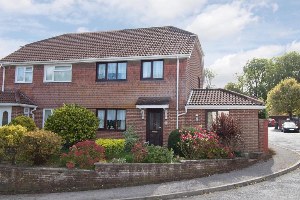 Forge Close, Eythorne, Dover 3 bed semi-detached house - £275,000