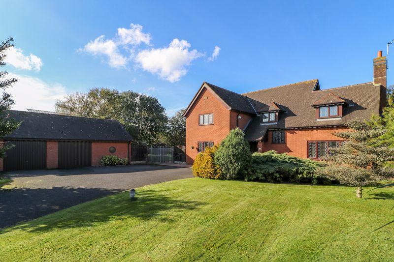 Parrox Fold, Poulton-Le-Fylde 4 bed detached house - £485,000