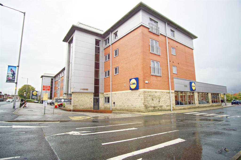 2-Bed Flat to Let in Kayley House... 2 bed block of apartments - £475 ...