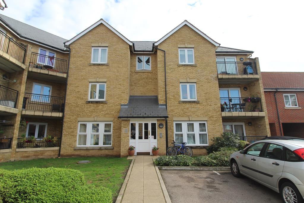 Mortimer Way, Witham, Essex, CM8 2 bed ground floor flat - £190,000