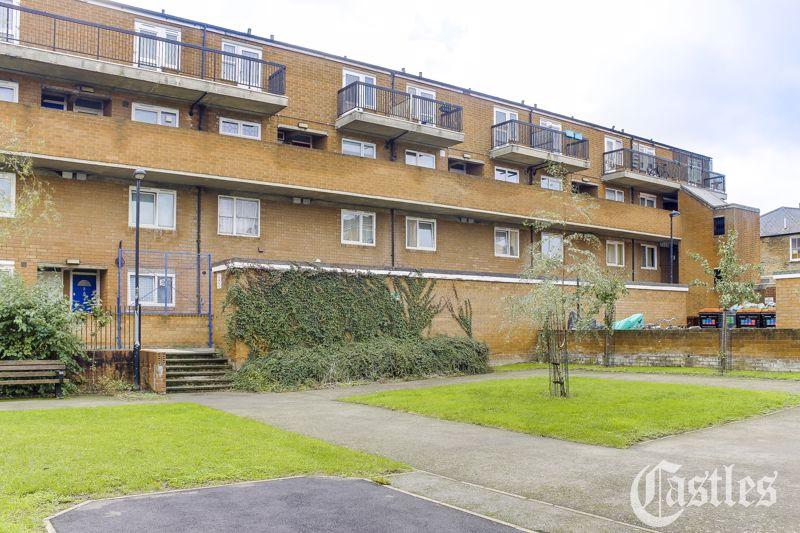 Salisbury Court, Mabley Street, London 2 bed apartment - £375,000