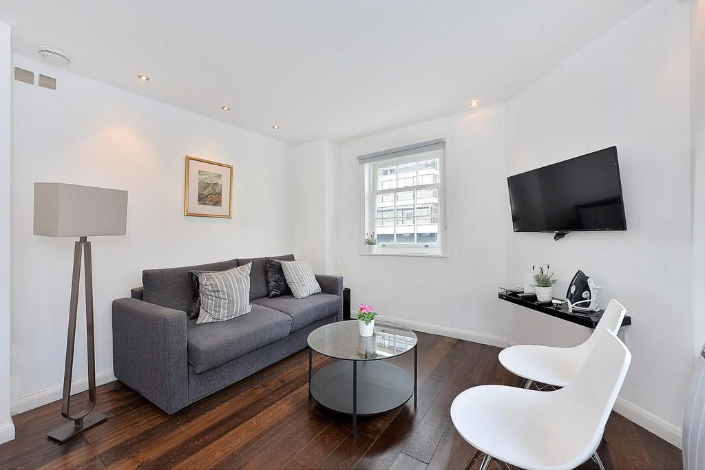 Whitcomb Street, West End, WC2H 1 bed flat - £3,250 pcm (£750 pw)