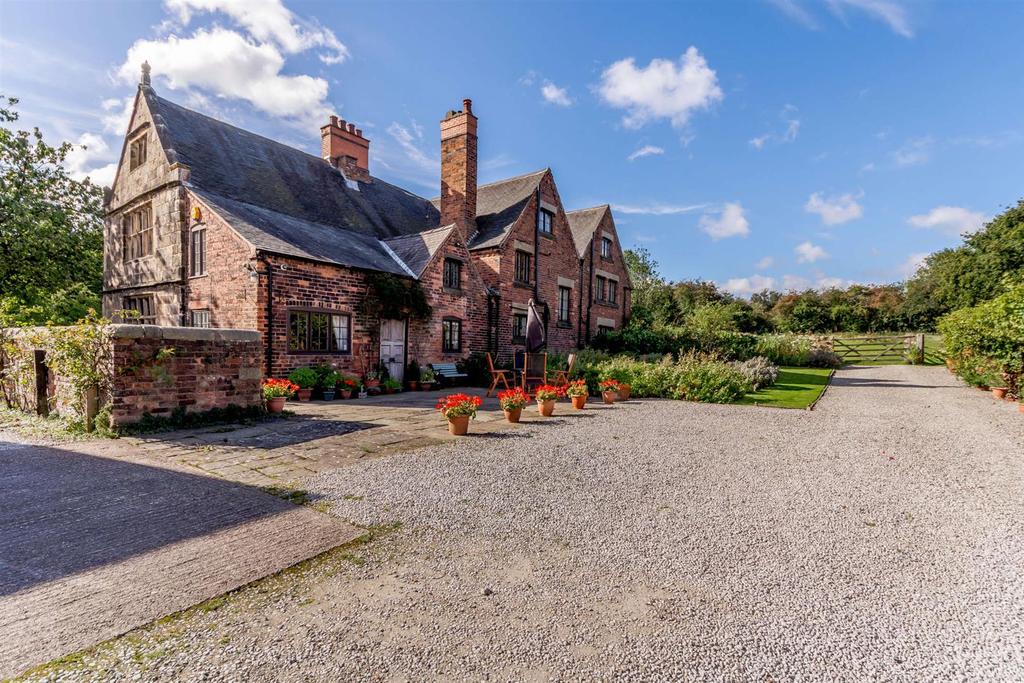 Hammersmith, Ripley, Derbyshire 5 bed detached house for sale - £800,000