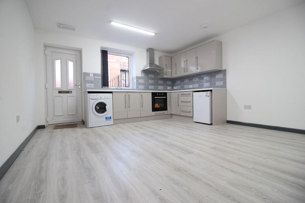 James Street, Blackburn. Lancs. BB1 6BE 1 bed apartment to rent - £750 ...