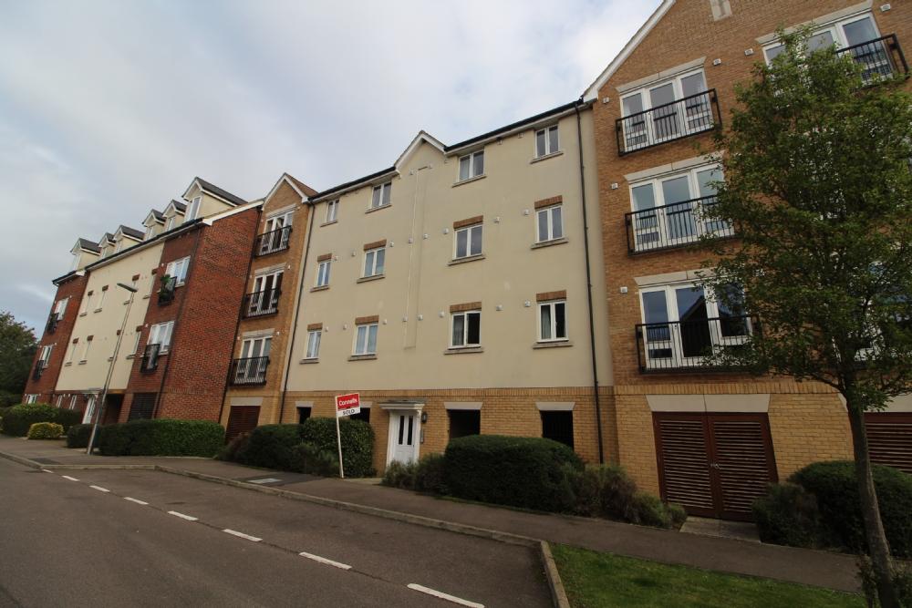 Sheep Way, Redhouse Park, Milton Keynes 2 bed flat - £190,000