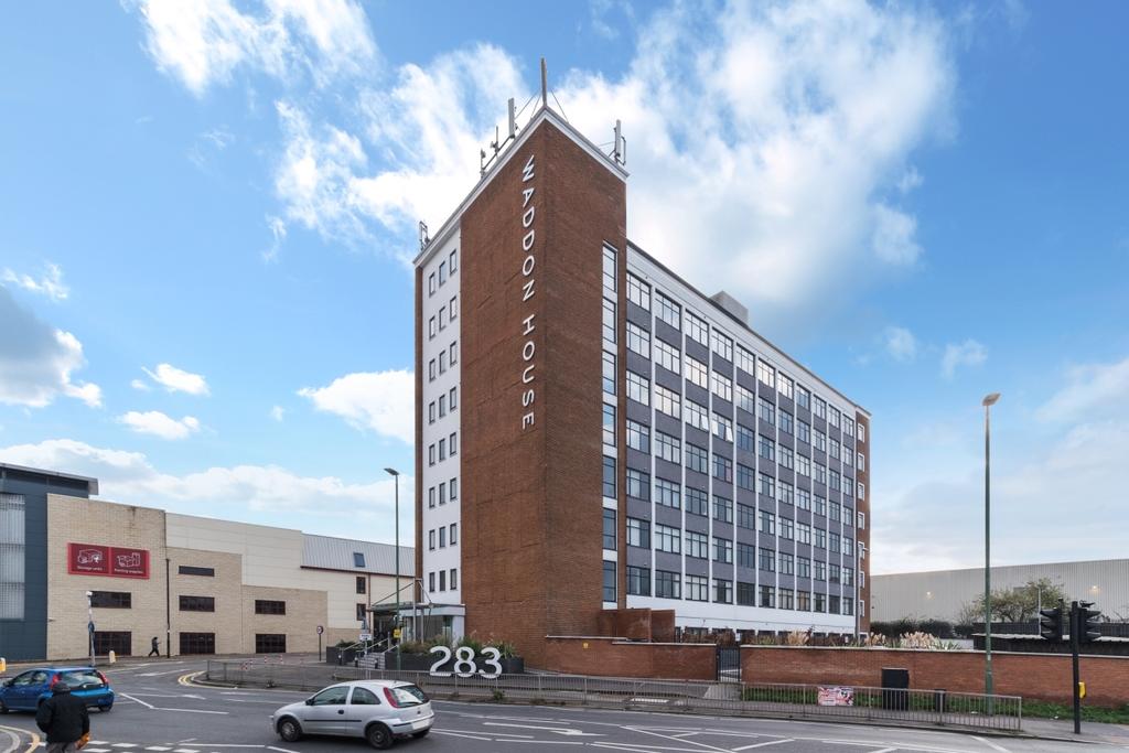 Waddon House, Croydon, London CR0 1 bed apartment - £997 pcm (£230 pw)