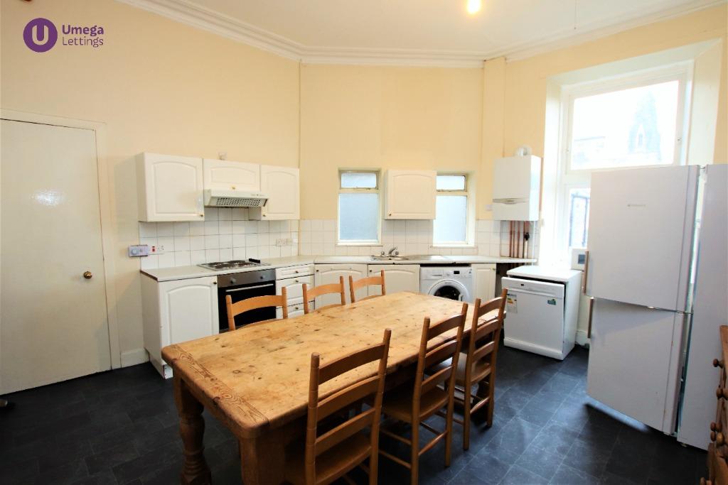 Coates Place, West End, Edinburgh, EH3 6 bed flat - £3,750 pcm (£865 pw)
