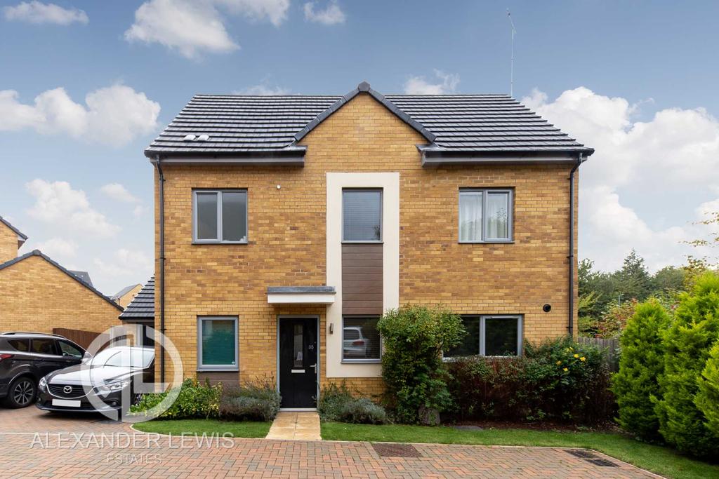 Brimstone Drive, Stevenage, SG1 4FX 4 bed detached house - £450,000