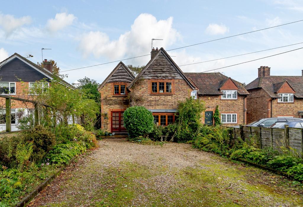 Chartridge Lane, CHARTRIDGE 4 bed semi-detached house - £725,000