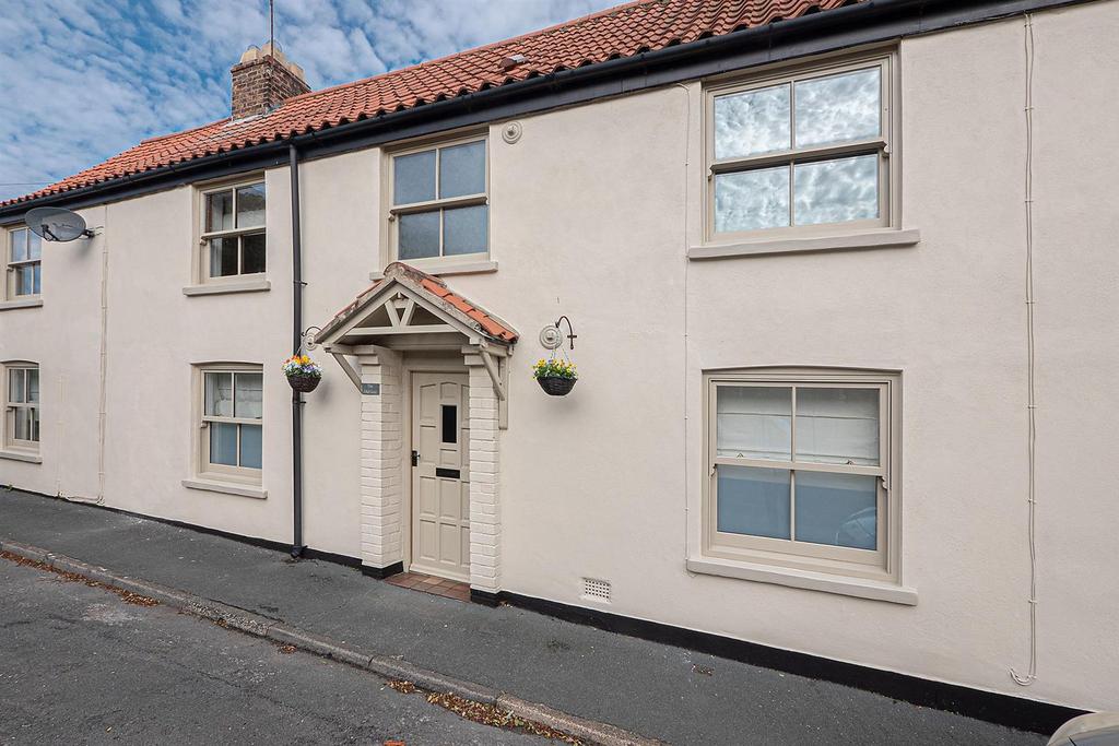 High Street, Withernwick 4 bed end of terrace house - £465,000