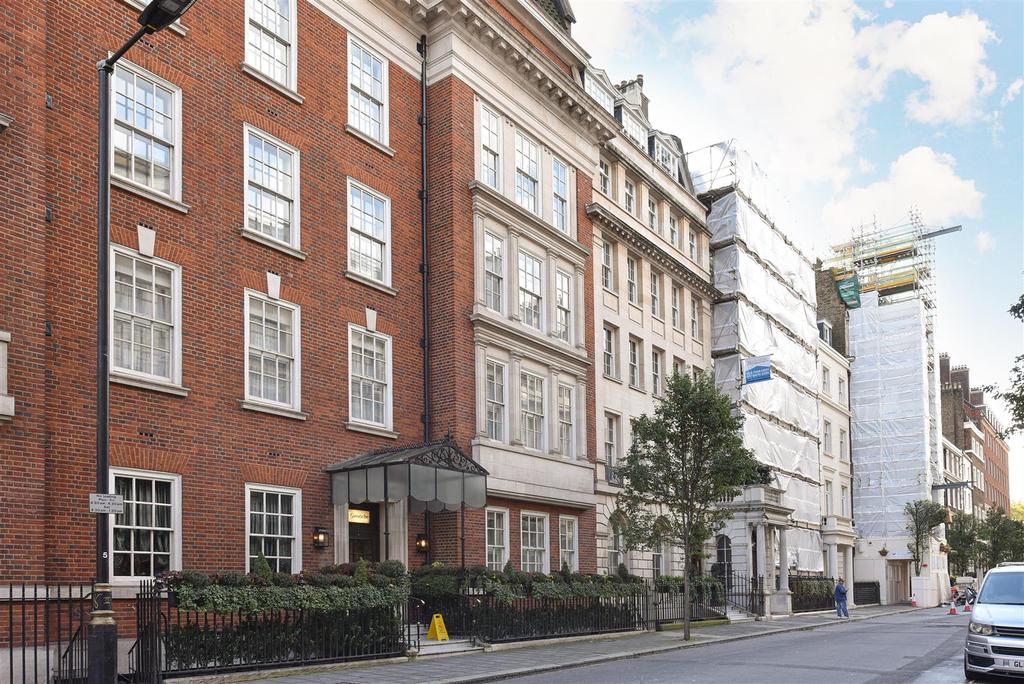 Upper Brook Street, Mayfair, W1K 2 bed flat - £5,252 pcm (£1,212 pw)