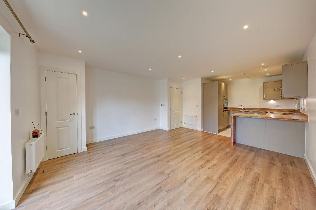 Kingston Road, Wimbledon Chase, SW20 8BU 1 bed flat - £399,950