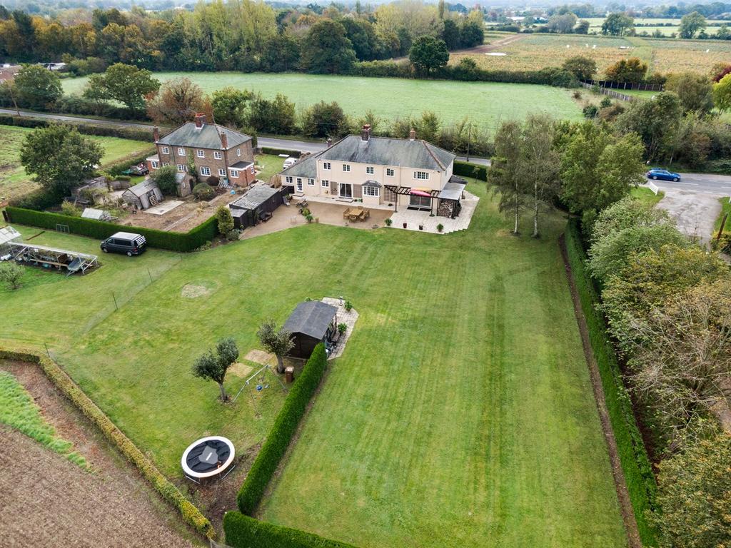 Halstead Road, Aldham, Colchester, CO6 5 bed detached house - £700,000