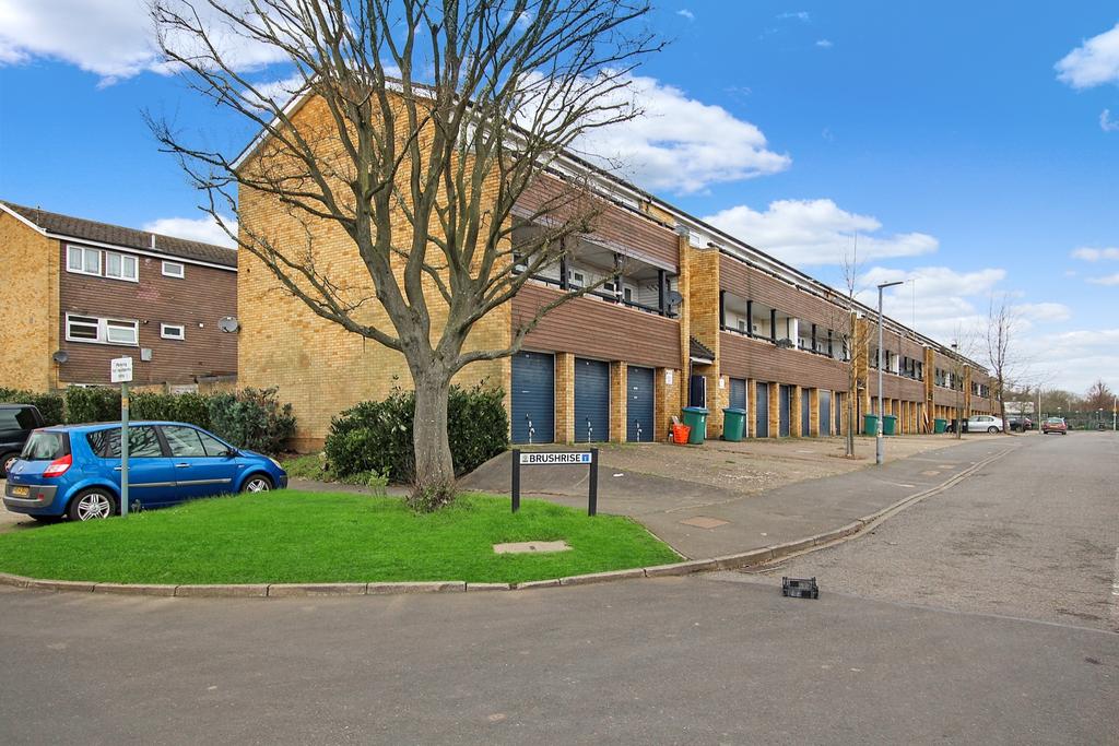 Brushrise, Watford WD24 1 bed maisonette - £1,100 pcm (£254 pw)