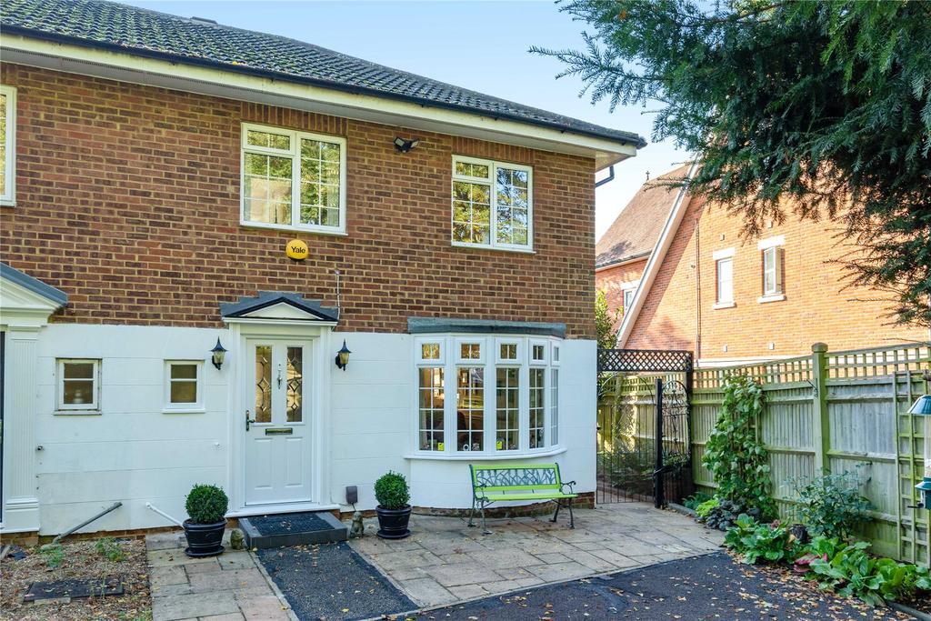 Epsom Court, Coley Avenue, Reading... 3 bed end of terrace house - £400,000