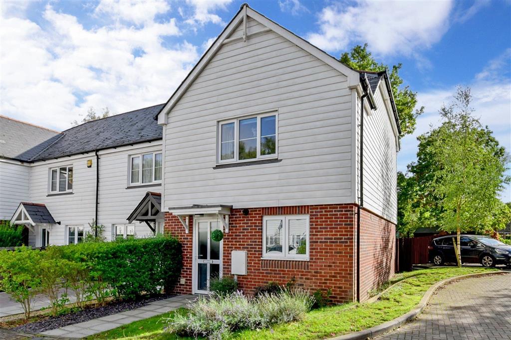 Peter Pease Close, Kingswood, Kent 2 bed end of terrace house - £275,000