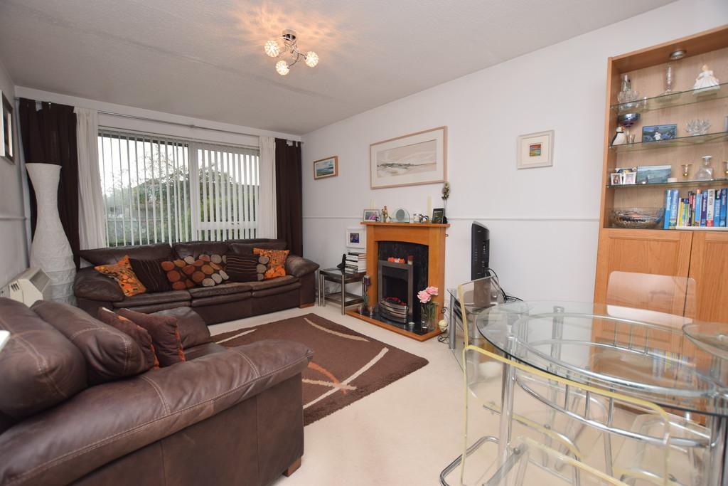 Huntingtower Crescent, Perth 2 bed semi-detached bungalow - £145,000