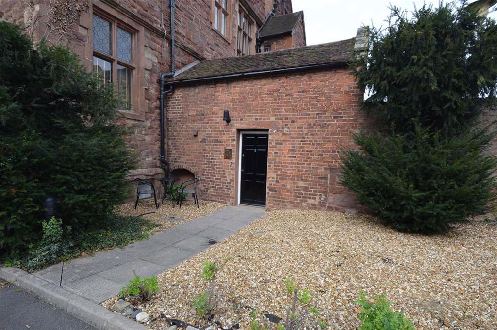 9, Whitehall Mansions, Shrewsbury, SY2 1 bed apartment - £95,000