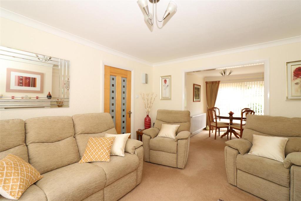 Hall Lane, Horsforth 3 bed detached house - £379,950