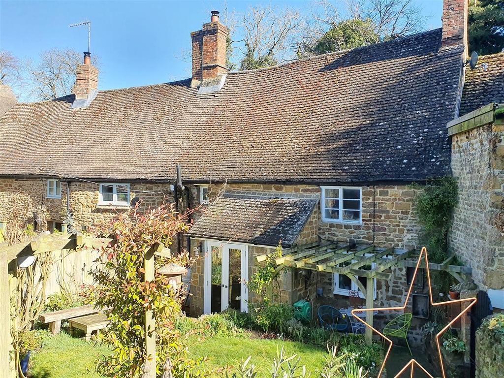 Wardington, Banbury, Oxfordshire 2 bed cottage for sale - £280,000