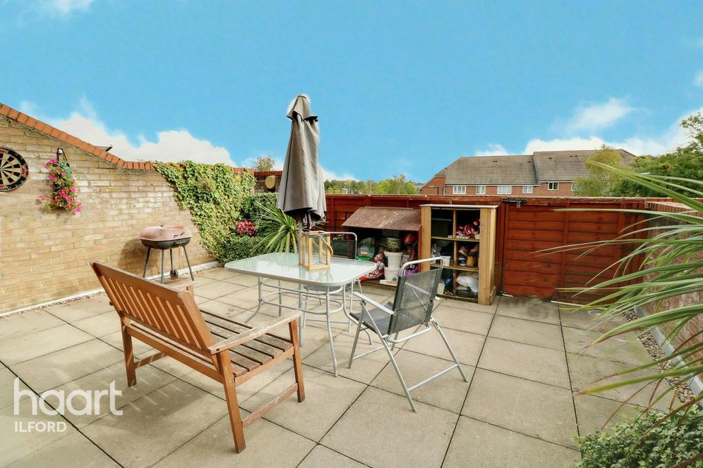 Goodmayes Road, Ilford 1 bed apartment - £215,000