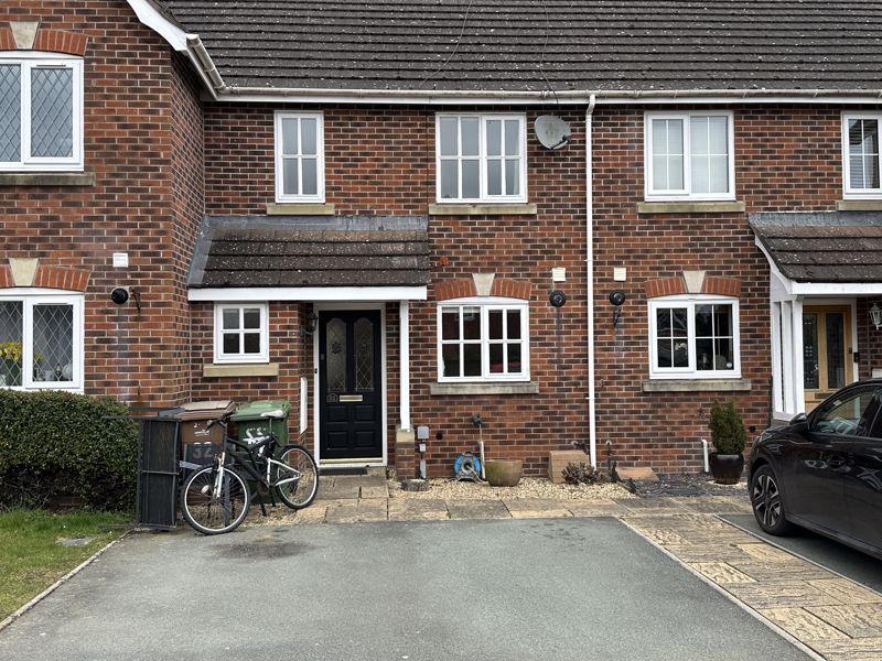 32 Ascot Road, Oswestry, SY11 2RE 2 bed terraced house - £725 pcm (£167 pw)