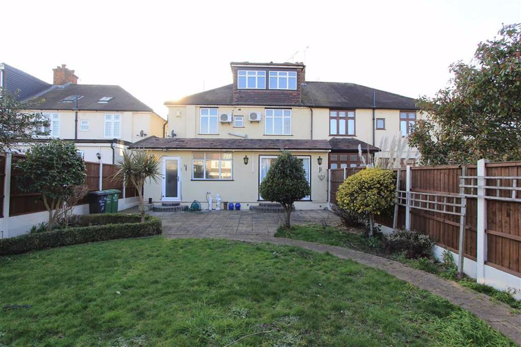 Upney Lane, Barking, Essex, IG11 6 bed semi-detached house - £735,000