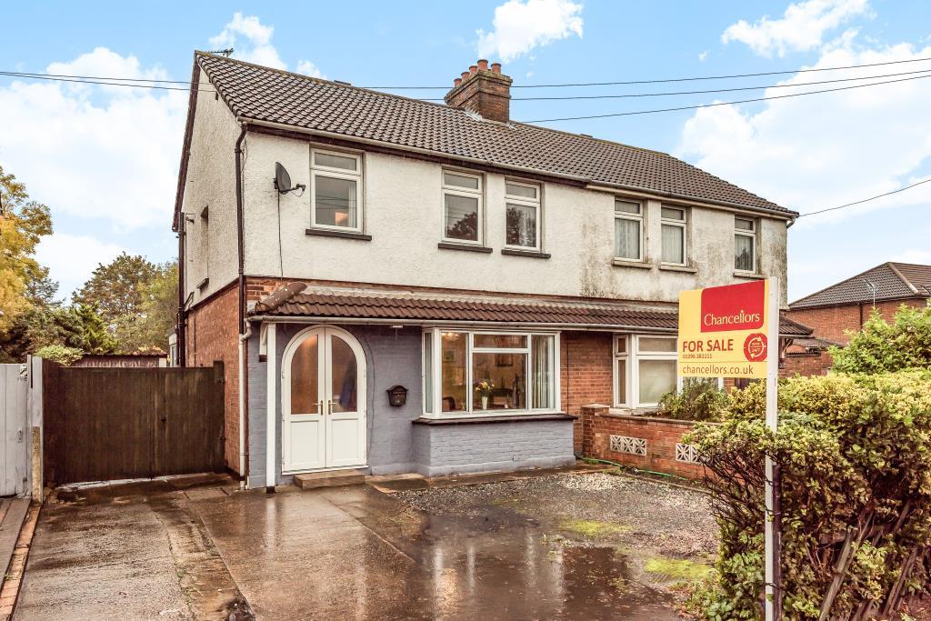 Bicester Road, Aylesbury, HP19 9BE... 3 bed semi-detached house - £310,000