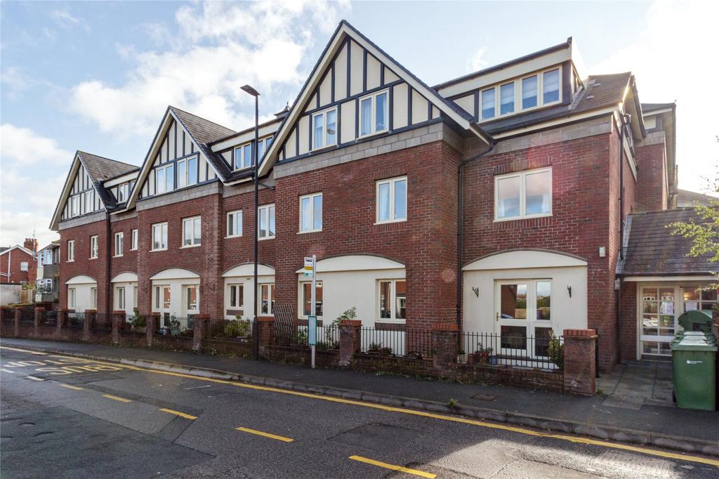 Goodrich Court, Gloucester Road... 1 bed apartment - £90,000