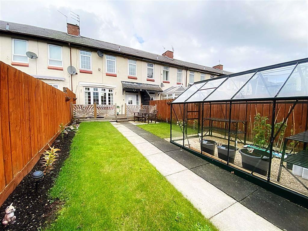 Abbeyvale Drive, Walkerdene... 3 bed terraced house - £115,000