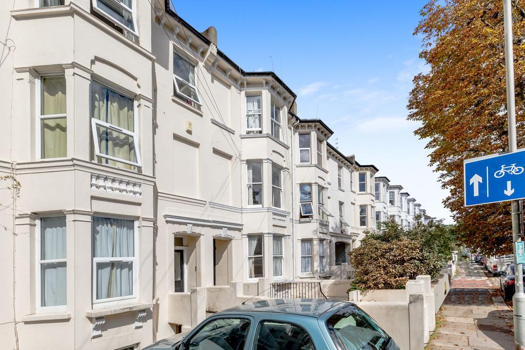 Ditchling Rise, Brighton BN1 1 bed flat - £220,000