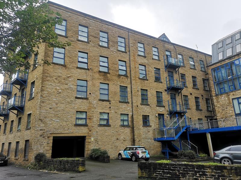 MILL STREET, SOWERBY BRIDGE, HX6 3JH 2 bed apartment - £500 pcm (£115 pw)