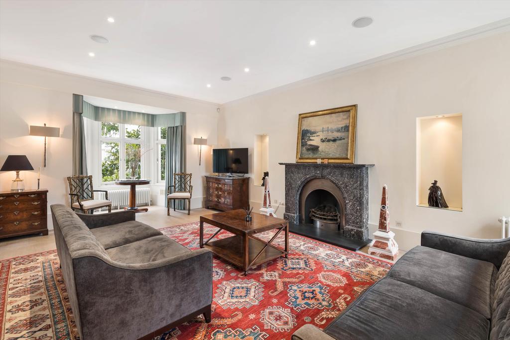 Victoria Road, London, W8 5 bed terraced house - £17,333 pcm (£4,000 pw)