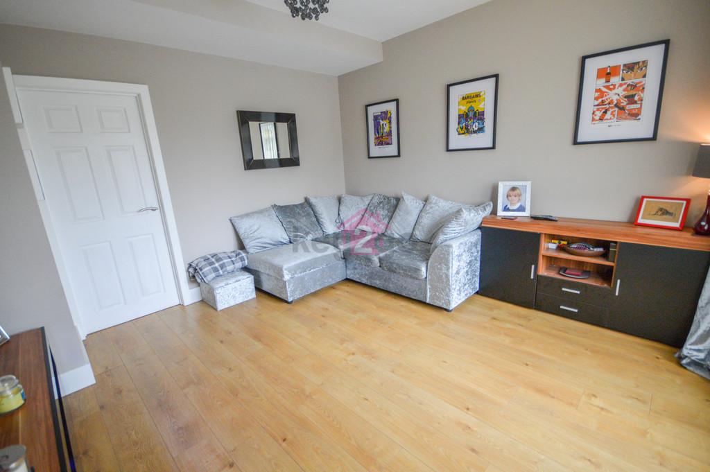 White Lane, Charnock, Sheffield 3 bed semi-detached house - £180,000