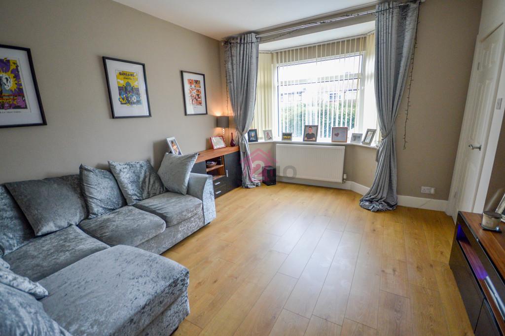 White Lane, Charnock, Sheffield 3 bed semi-detached house - £180,000