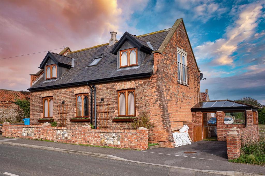 Beeford Road, Skipsea, Driffield 3 bed detached house - £239,950