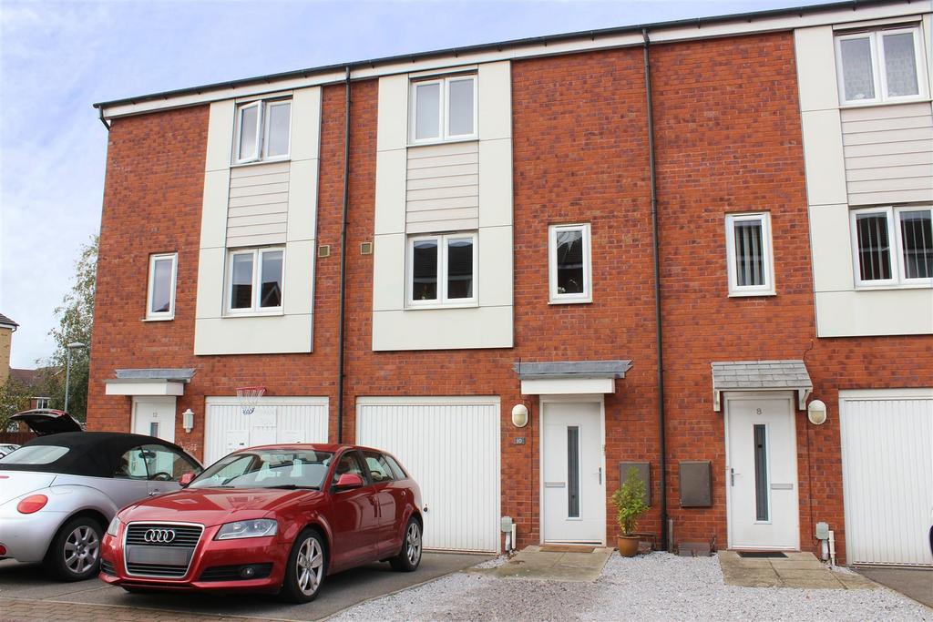 Lady Anne Way, Brough 3 bed townhouse - £169,999
