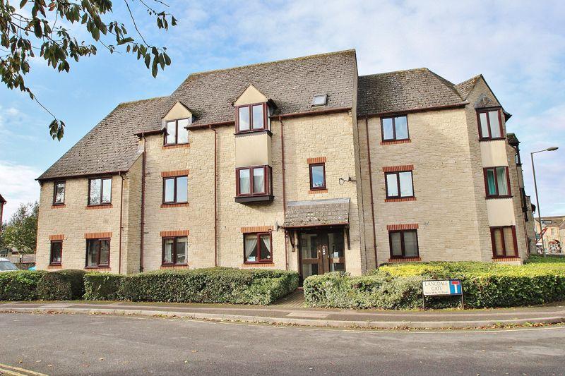 EVENLODE COURT, Witney OX28 6FL 2 bed apartment - £174,950