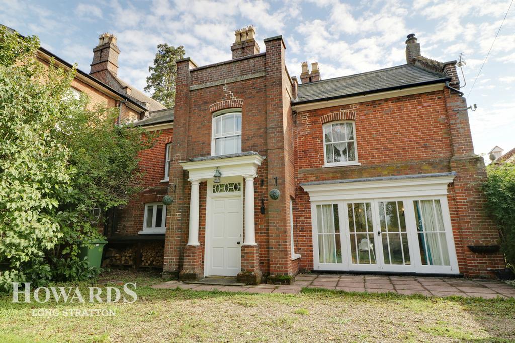 The Street, Long Stratton 4 bed semi-detached house - £425,000