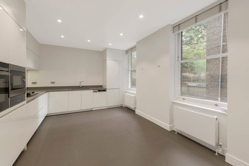 Tedworth Square Chelsea SW3 3 bed flat - £2,600,000