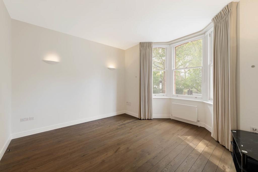 Tedworth Square Chelsea SW3 3 bed flat - £2,600,000