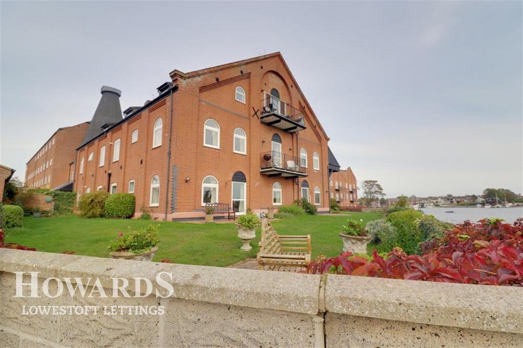 Penthouse, Broadlands Court 4 bed flat - £1,800 pcm (£415 pw)