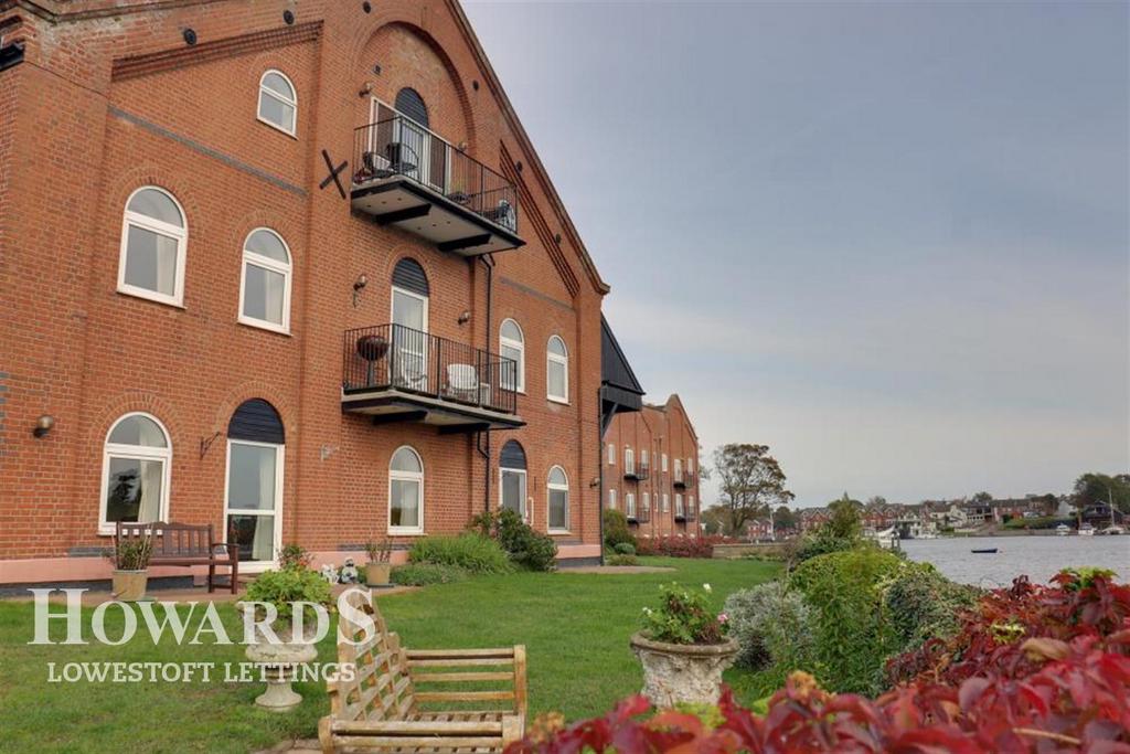 Penthouse, Broadlands Court 4 bed flat - £1,800 pcm (£415 pw)